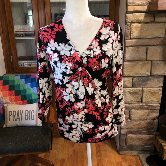 Ellen Tracy | Tops | Ellen Tracy Size Large Black And Red Floral ...